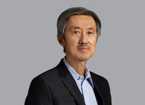 Prof. Emeritus Dr. Suthiphand Chirathivat | Central Retail Corporation